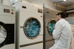 Who Invented The Laundry Machine ? | ClothesLyne
